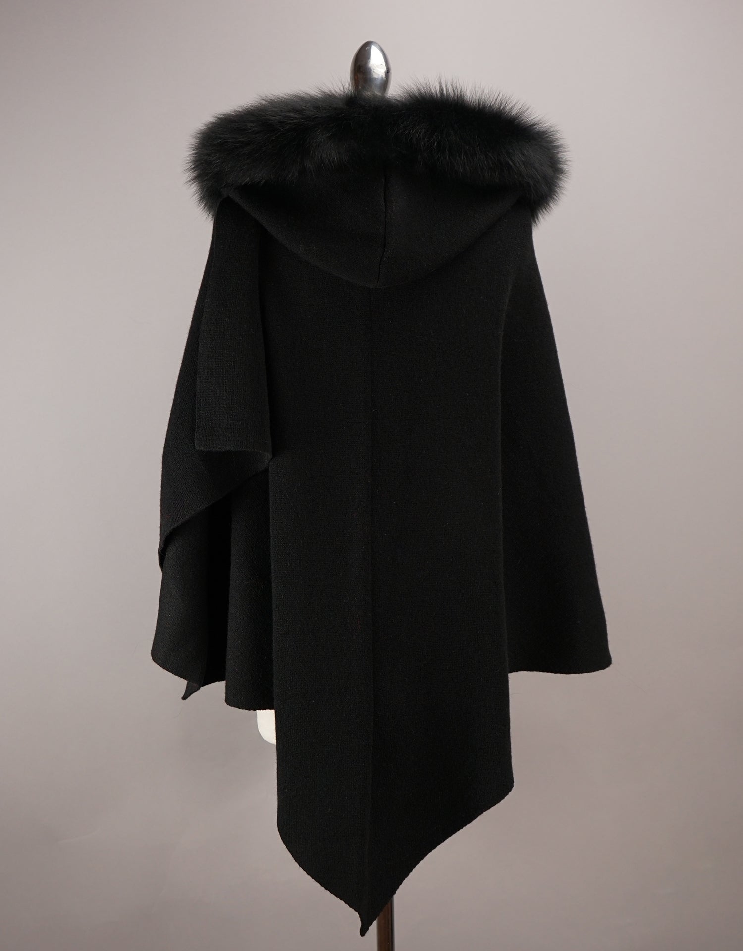 Hooded Wrap with Loop "Pull Thru" - Black - Snowflake