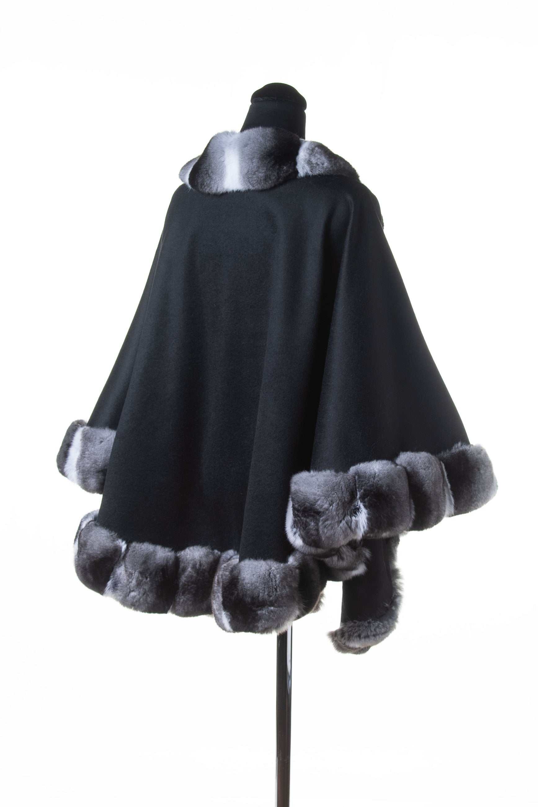 Chinchilla Trimmed Cashmere Medium Round Cape - Snowflake