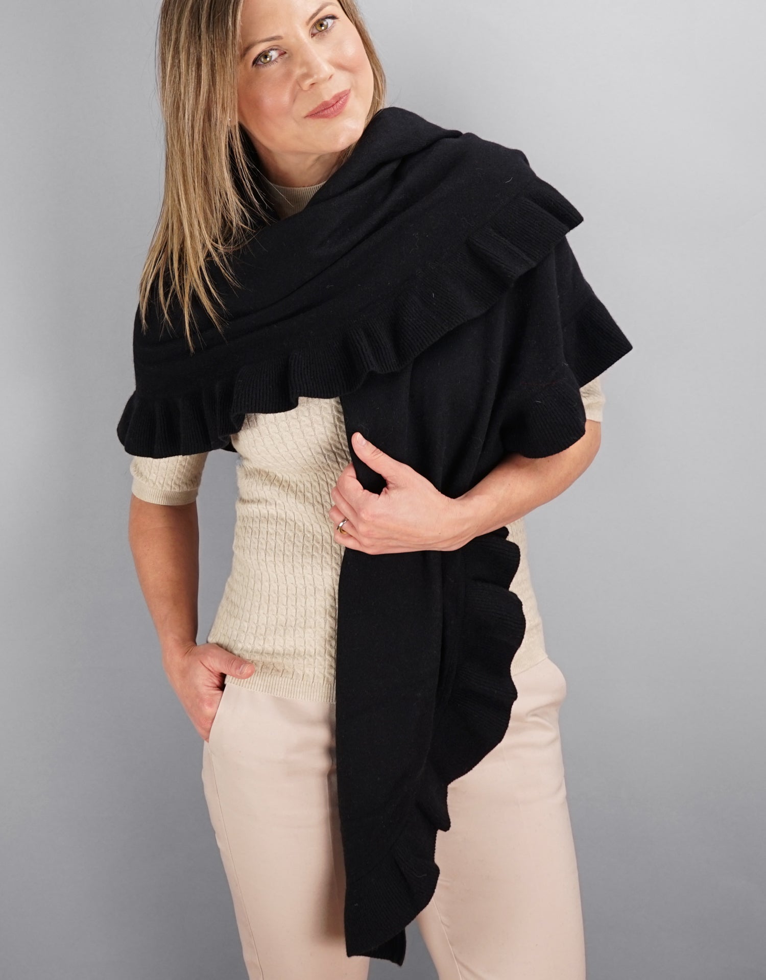 Beautiful Cashmere Ruffle Shawl- Black - Snowflake